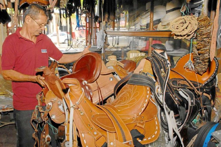 MONTUBIOS: vestimenta, idioma, costumbres y más