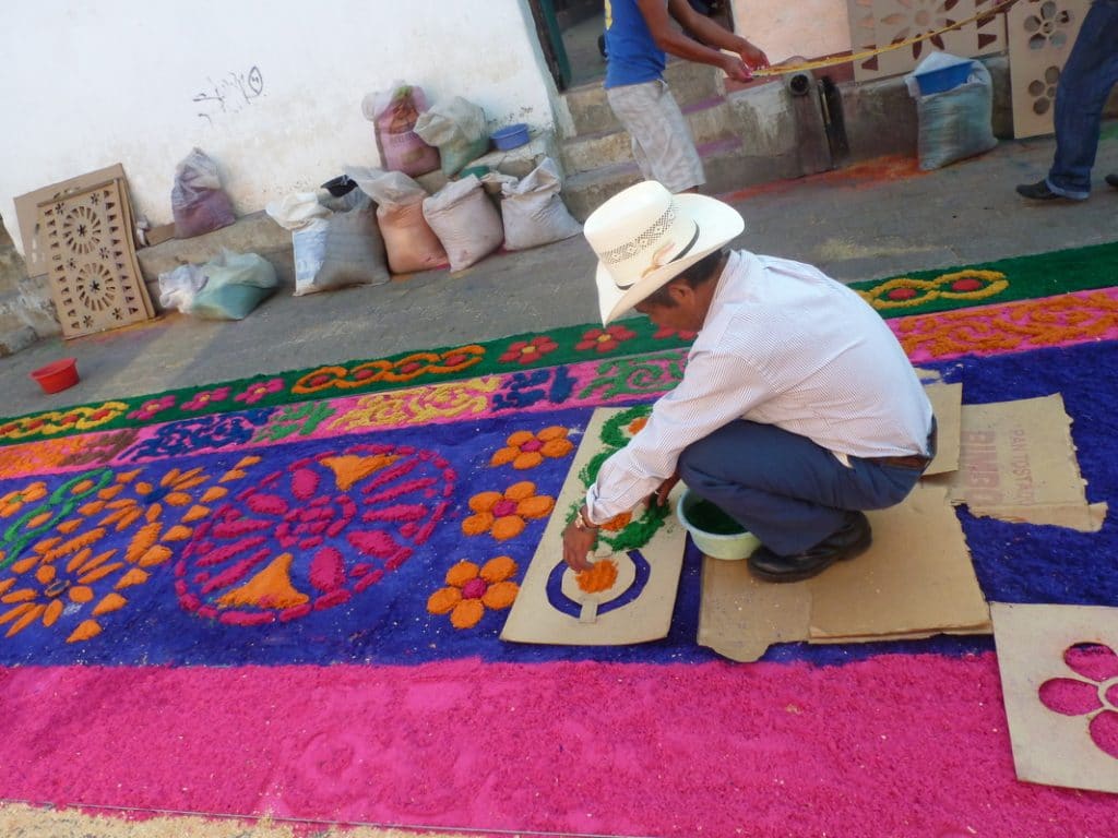 ALFOMBRAS DE ASERRÍN: Significado, religiosas, sencillas y más