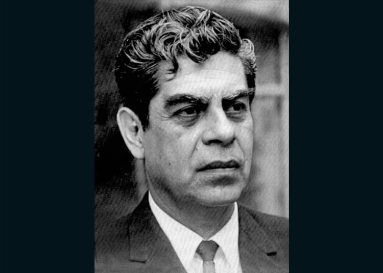 ENRIQUE GIL GILBERT: Biografía, Cuentos, Poemas, y más